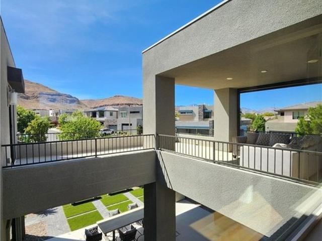 6135 Amber View St, Las Vegas, NV 89135