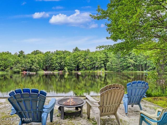 6135 Lakeview Drive