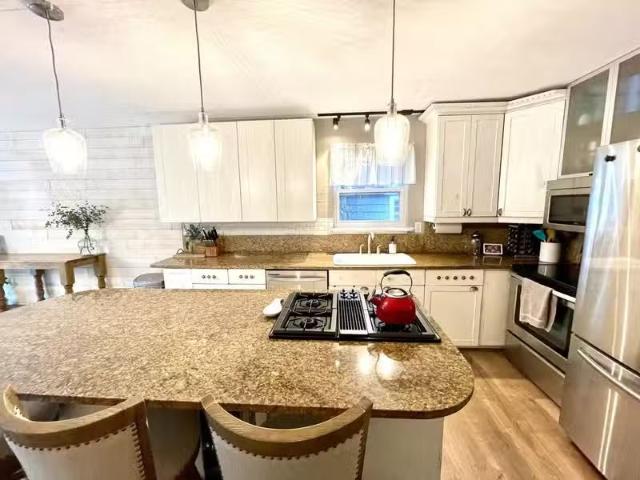 61369285 2201 Baylake Rd