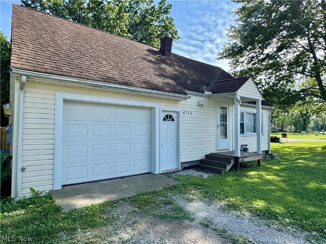 6136 Lake Road W