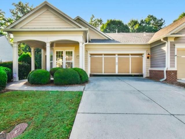 6136 Longleaf Dr, Hoschton, GA 30548