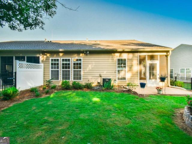 6136 Longleaf Drive