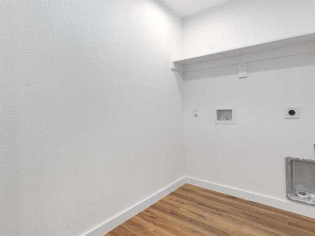 6136 Walnut Drive