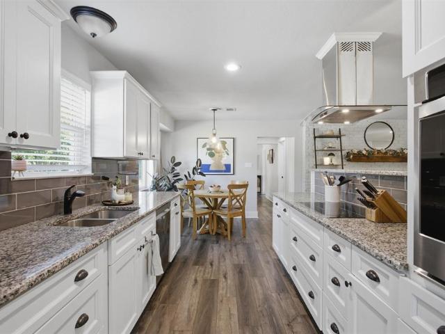 6136 Wrigley Way