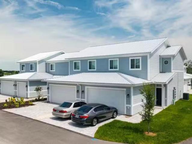 61379789 2525 Pine Pl