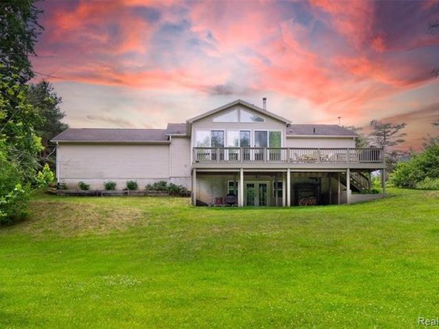 6137 East St, Deerfield, MI 48461