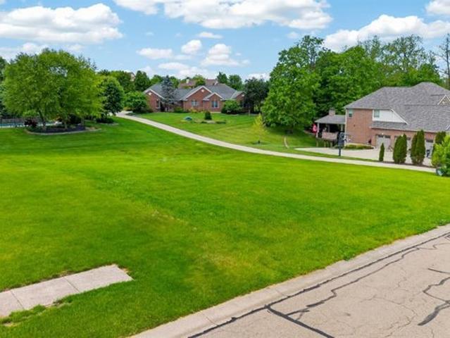 6137 Rose Petal Dr, Green Township, OH 45247