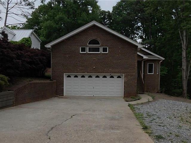 6137 White Oak Dr, Flowery Branch, GA 30542