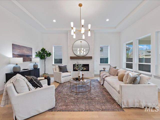 6138 N Arctic Fox Way