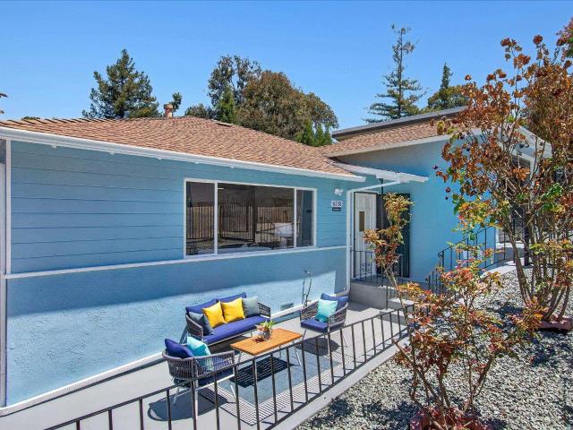 6138 Oakdale