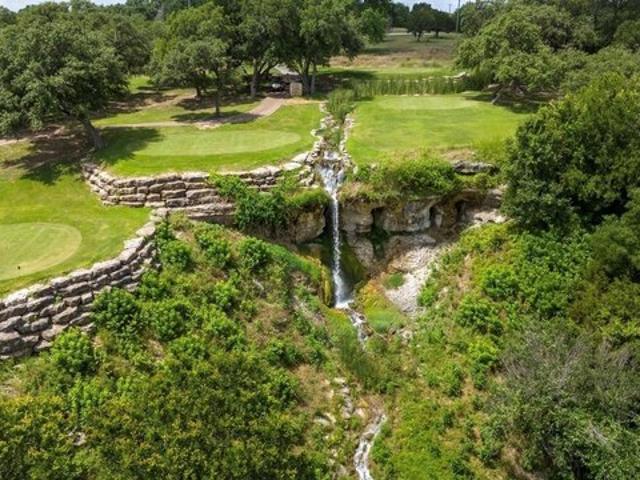 6138 Castle Stuart Dr, Cleburne, TX 76033