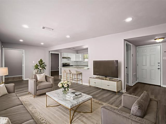 6138 Kenilwood Drive