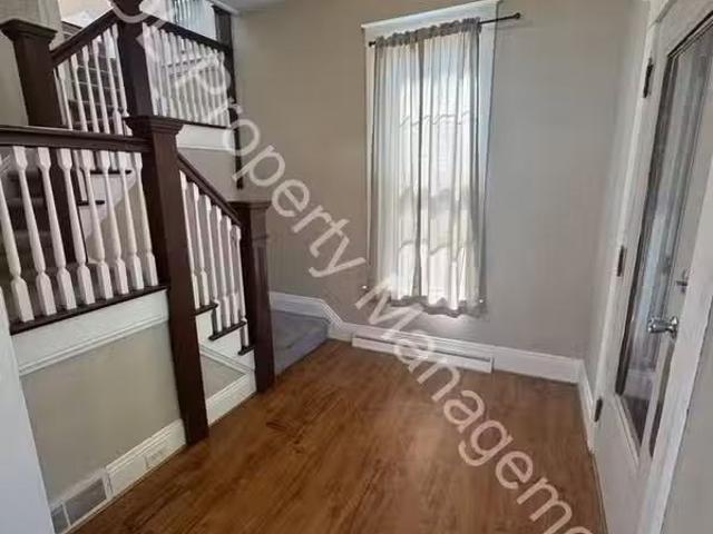 61392206 814 Cass St