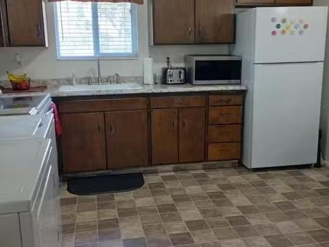 61394298 542 N 600 W #4