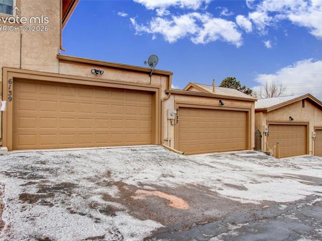6139 Little Pine Circle