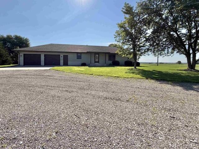 6130 NE Shaffer Rd, Topeka, KS 66617