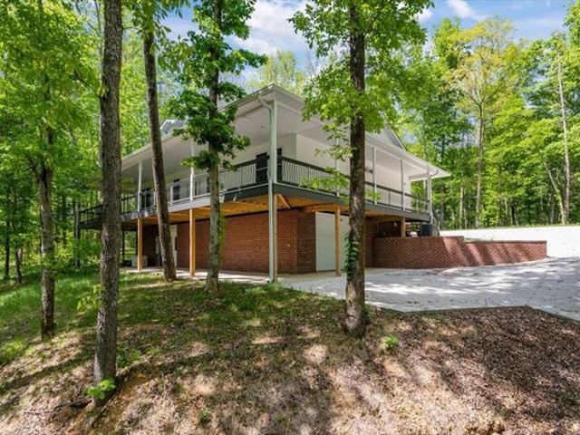 6130 Clydeton Rd, Waverly, TN 37185