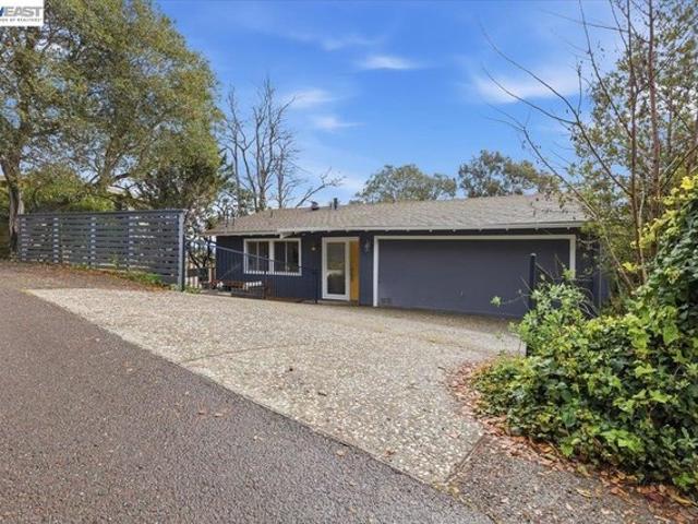 6130 Harbord Dr, Oakland, CA 94611