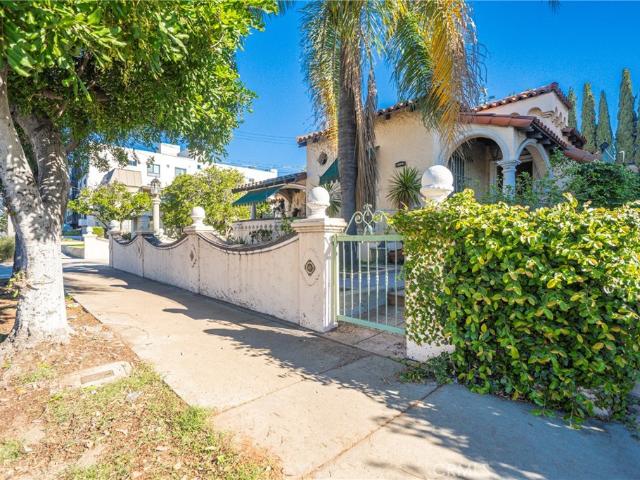 6130 Whitsett Ave, North Hollywood, CA 91606 | Compass