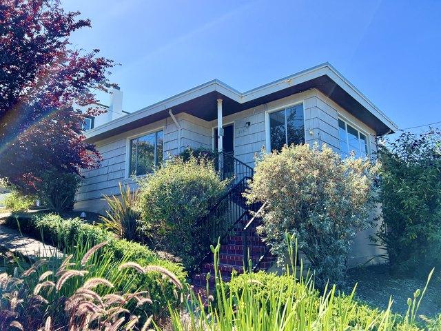 6131 Burlingame Ave, Richmond, CA 94804