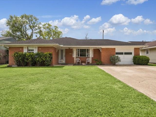6131 Birdwood Rd, Houston, TX 77074