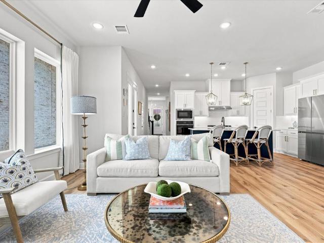 6132 Mayfair Mews