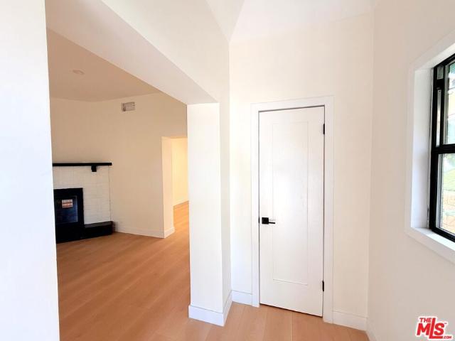 6132 Whitsett Avenue