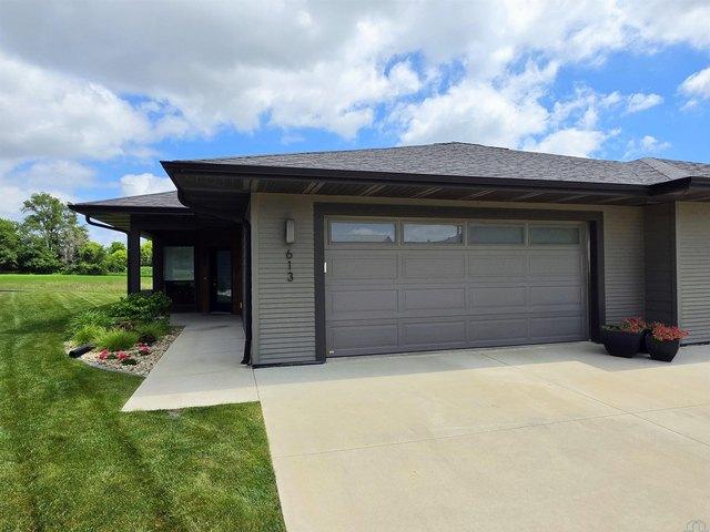 613 14th St SE, Orange City, IA 51041