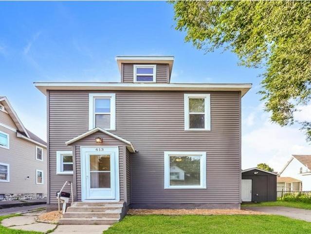 613 17th Ave NE, Minneapolis, MN 55413