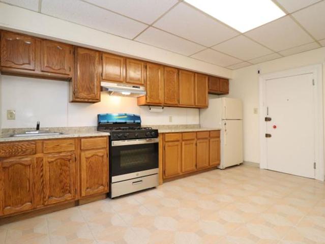 613 38th St #2 Union City, NJ 07087