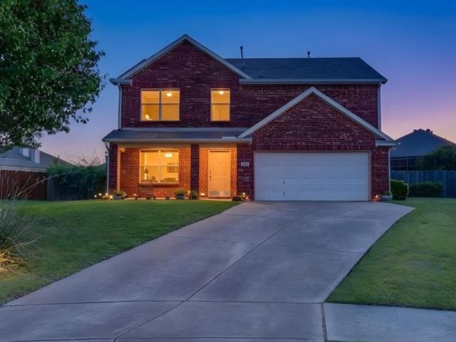 613 Cessna Ct, Saginaw, TX 76179