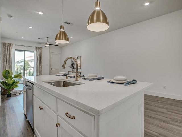 613 Cloverleaf Drive