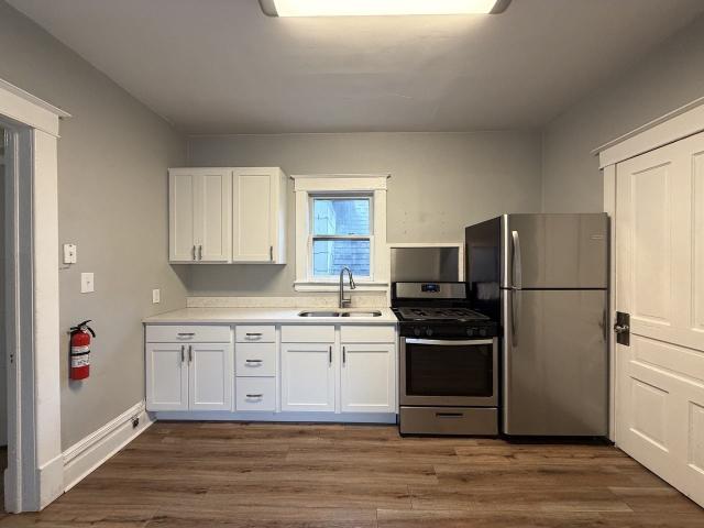 613 Davis St Studio Apartment for Rent at 613 Davis St, Kalamazoo, MI 49007 Vine