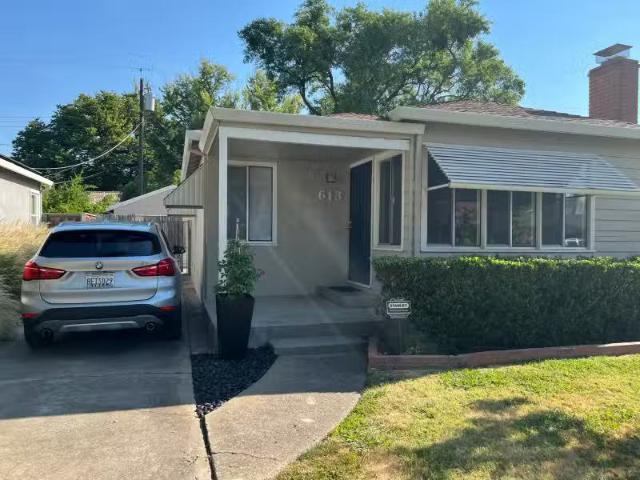 613 Flint Way, Sacramento, CA 95818