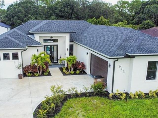 613 Hibiscus Ave, Lehigh Acres, FL 33972