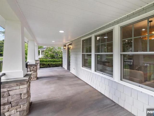 613 Hillcrest Road