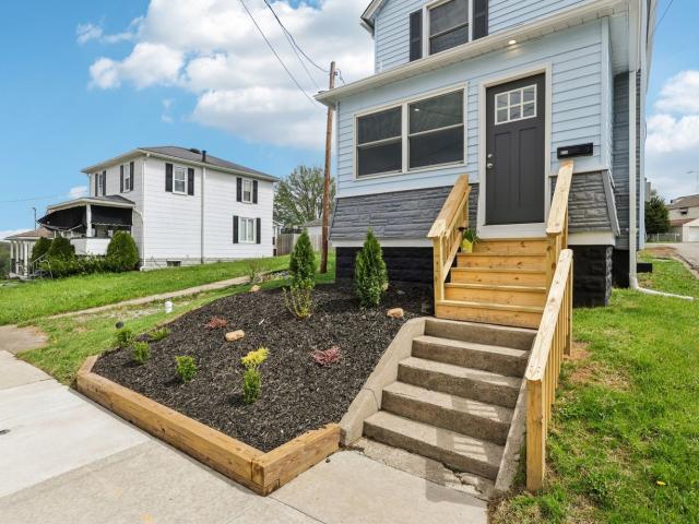 613 Oak Street