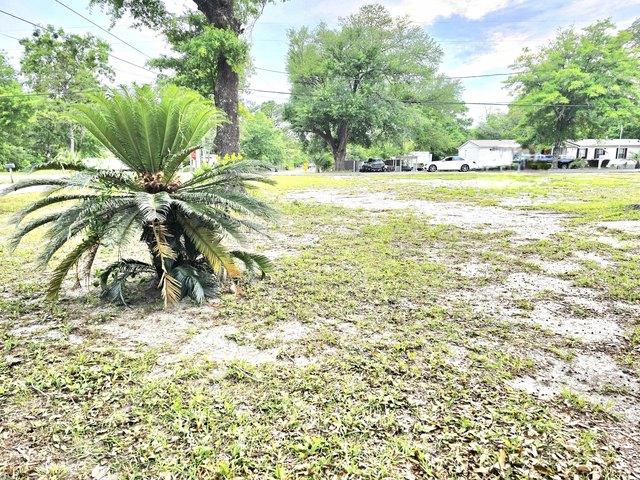 613 Old Jolly Bay Rd, Freeport, FL 32439