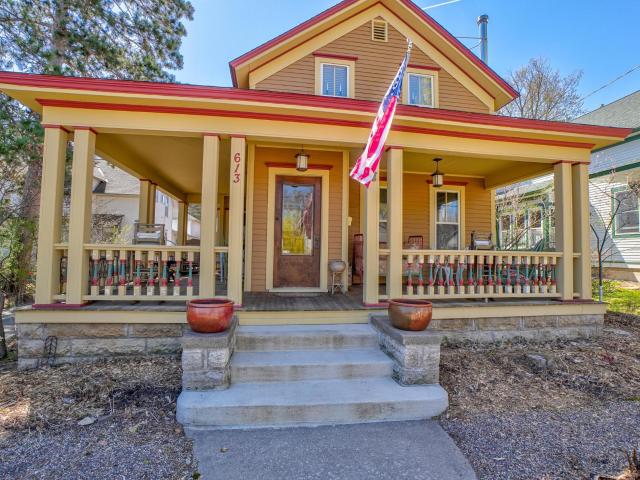 613 Olive Street W