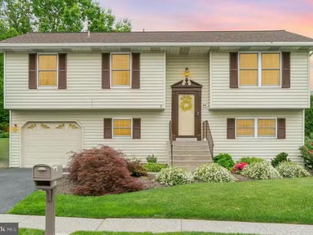 613 LANCASTER AVE, HARRISBURG, PA 17112 Single Family Residenc.