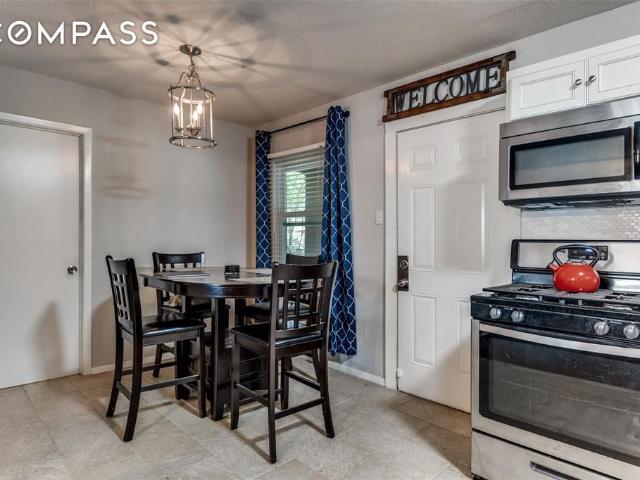 613 McLemore Dr, Garland, TX
