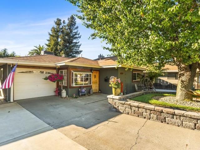613 N Adams St, Dixon, CA 95620