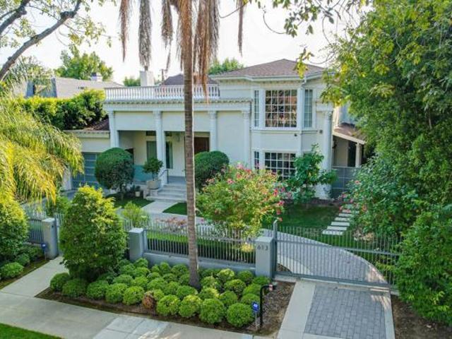 613 N Alpine Dr, Beverly Hills, CA 90210 in Beverly Hills, California