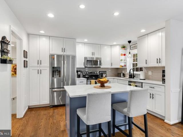 613 N Armistead St, Alexandria, VA 22312