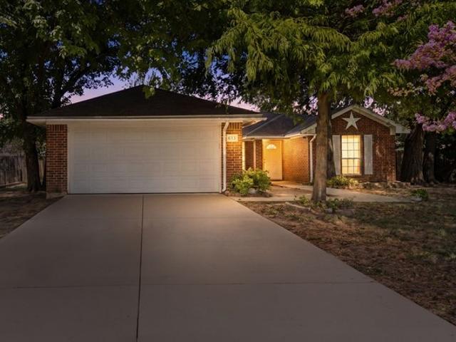 613 N Avenue D, Springtown, TX 76082