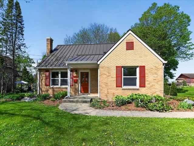 613 N Main St, Oregon, WI 53575