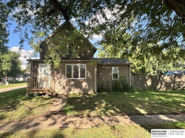 613 S 12th St, Tekamah, NE 68061