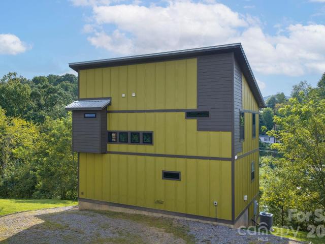 613 Salem Heights Lane