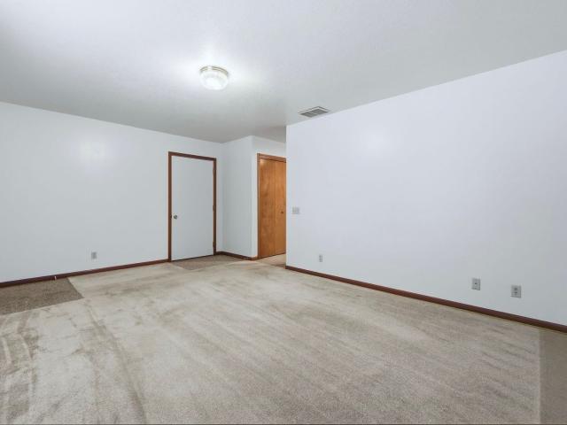613 Sarah Dr, Angola, IN