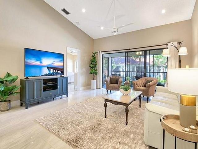 613 Serendipity Dr #613, Naples, FL 34108